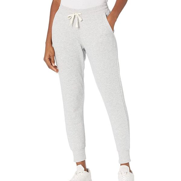 Grabbin' Grey! 5 Women's Sweatpants You Need To Cozy Up In Now!